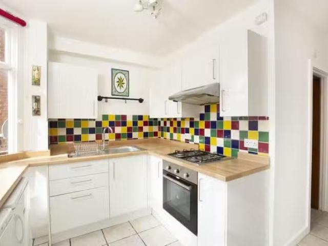 2 bedroom flat for rent in Station Road West, Canterbury, CT2