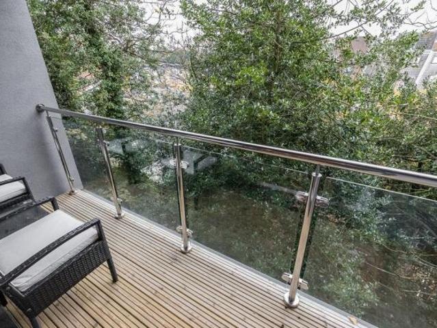 2 bedroom flat for rent in Statum, Wootton Mount, Bournemouth, BH1
