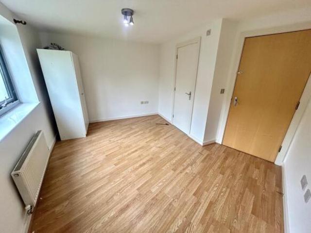 2 bedroom flat for rent in Staverton Grove, MK10