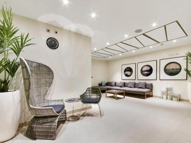 2 bedroom flat for rent in Stable Walk, Aldgate East, London, E1