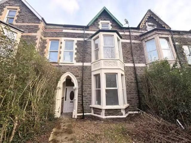 2 bedroom flat for rent in Stacey Road, Cardiff,, CF24
