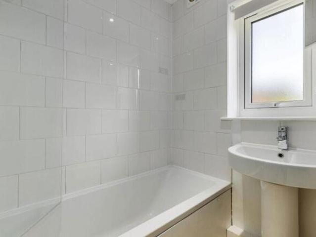 2 bedroom flat for rent in Stafford Way, Sevenoaks TN13 1QR, TN13