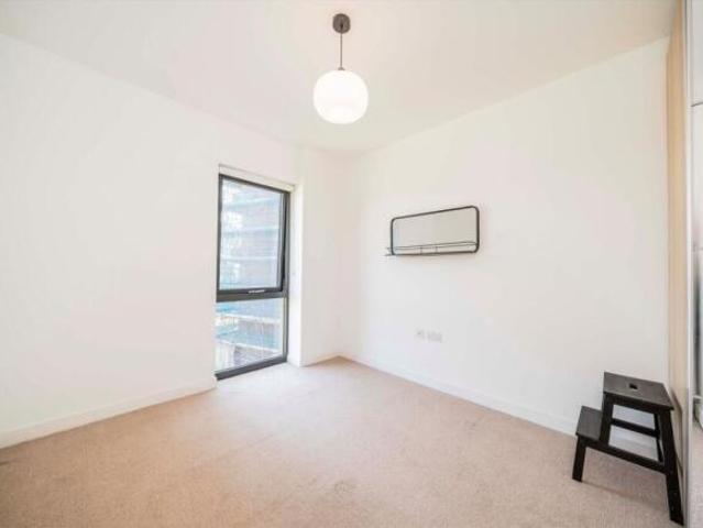2 bedroom flat for rent in Stainsby Road, Canary Wharf, E14