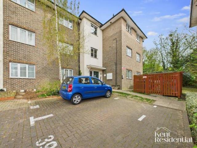 2 bedroom flat for rent in Stanley Court, Gillingham, ME7