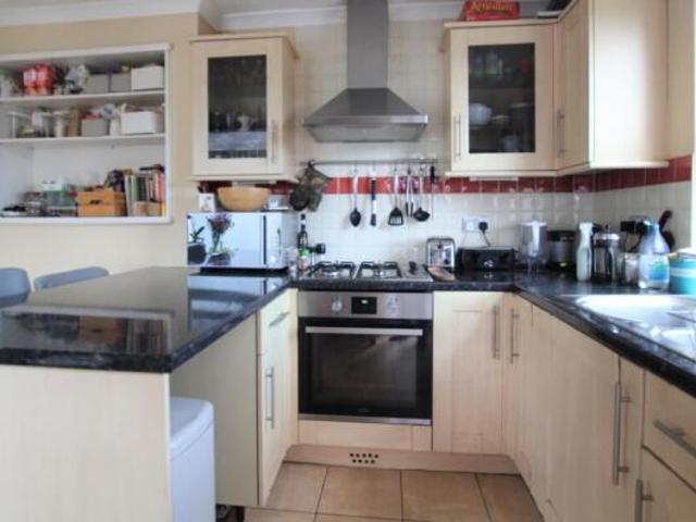 2 bedroom flat for rent in Stanley Road, Chingford, E4