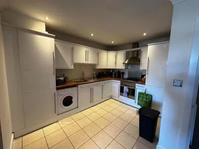 2 bedroom flat for rent in Stanley Road, Bromley, Kent, BR2 9J.