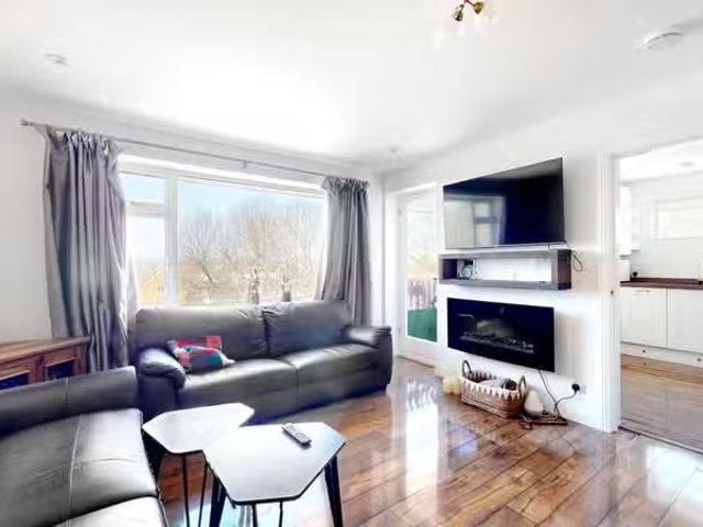 2 bedroom flat for rent in Stevens Close, Beckenham, BR3