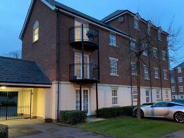 2 bedroom flat for rent in Stephenson Court Newbury RG14