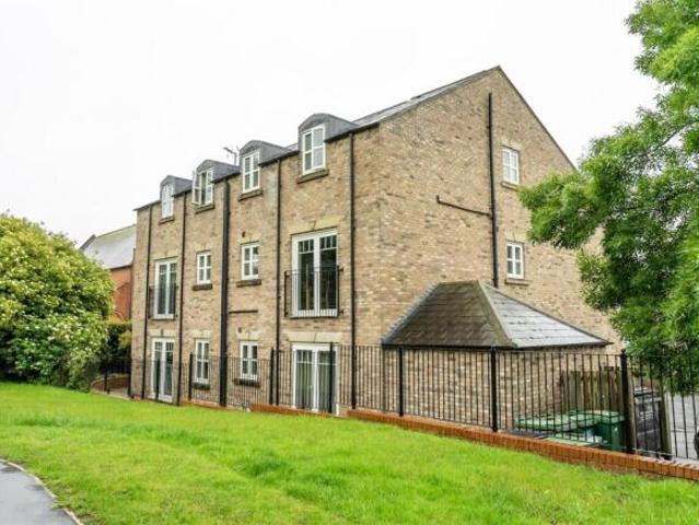 2 bedroom flat for rent in Stephenson Court, Stephenson Way, York, YO26