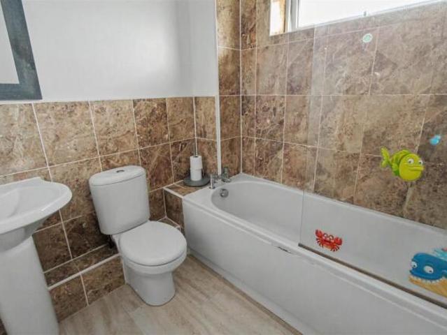2 bedroom flat for rent in Staindale Drive, Aspley, NG8
