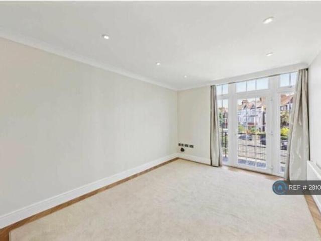2 bedroom flat for rent in Sternhold Avenue, London, SW2