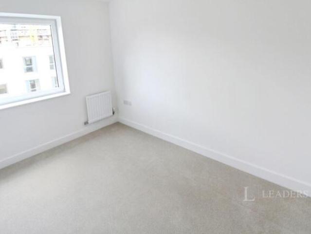 2 bedroom flat for rent in Stirling Drive, Luton, Bedfordshire, LU2