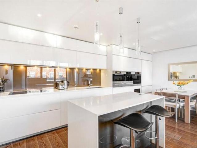 2 bedroom flat for rent in Strand, The Strand, WC2R