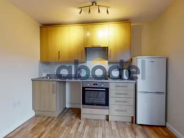 2 bedroom flat for rent in Stratford House, Yardley Wood Road.