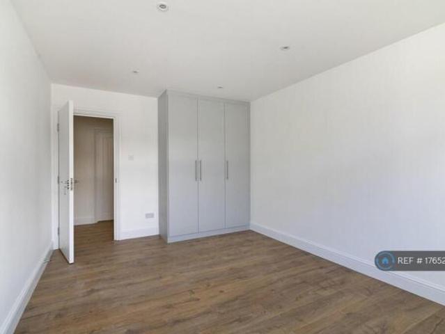 2 bedroom flat for rent in Stratford, London, E15