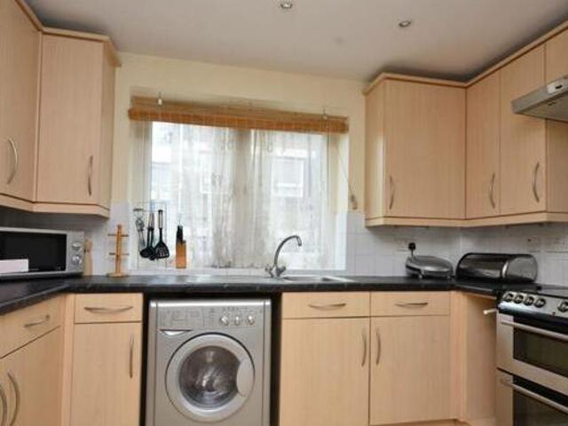 2 Bedroom Flat For Rent In Stratford, London