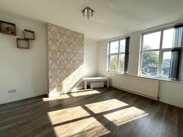 2 bedroom flat for rent in Stratford road, Hall Green, B28