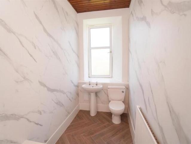 2 bedroom flat for rent in Strathblane Road, Milngavie, Glasgow, G62