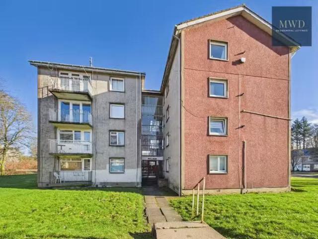 2 bedroom flat for rent in Strathfillan Road, West Mains, East.