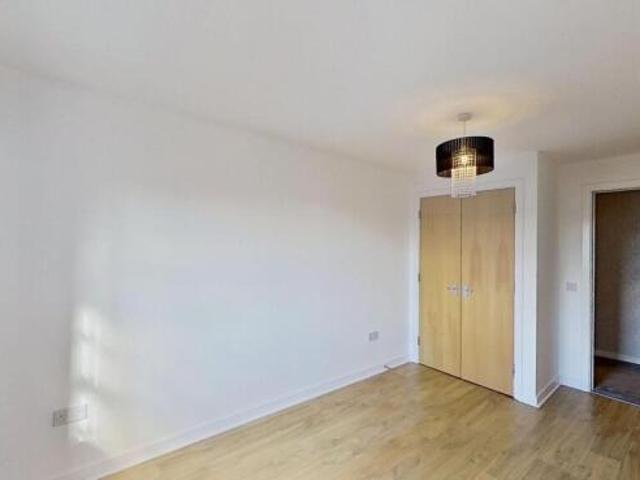 2 bedroom flat for rent in Stuart Square, Craigmount View, Edinburgh, EH12