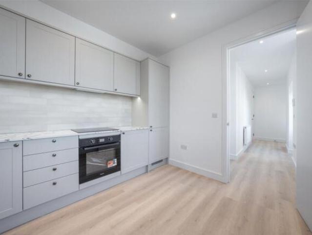 2 bedroom flat for rent in Summerland Gardens, Muswell Hill, N10
