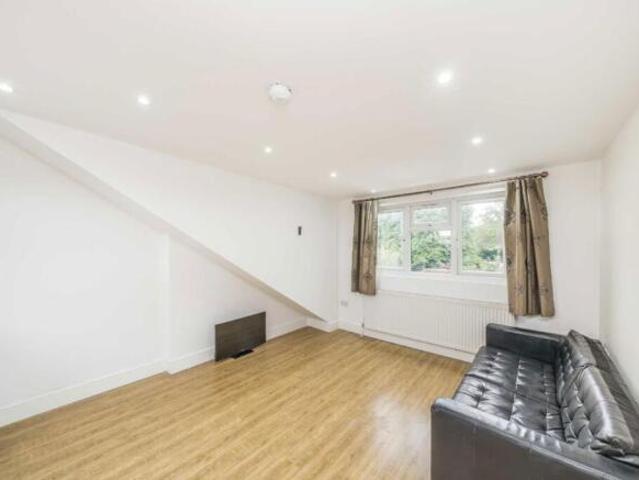 2 bedroom flat for rent in Sunny Gardens Road, LONDON, NW4