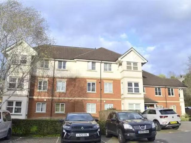 2 bedroom flat for rent in Sunnydene Road, CR8