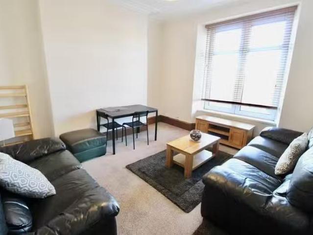 2 bedroom flat for rent in Sunnyside Road, First Floor, Aberde.