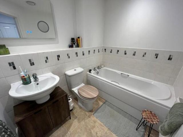 2 bedroom flat for rent in Suffolk Drive, Gloucester, GL1