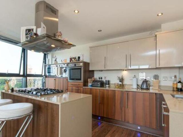 2 Bedroom Flat For Rent In Surbiton