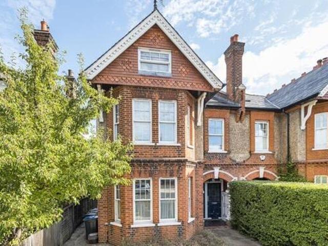 2 Bedroom Flat For Rent In Surbiton