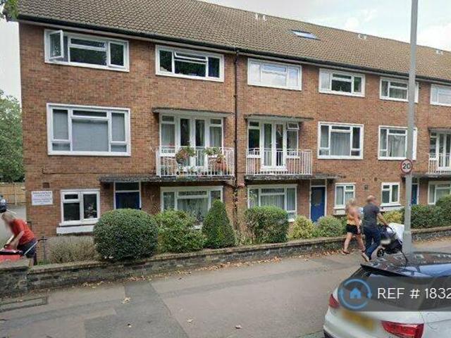 2 Bedroom Flat For Rent In Surbiton