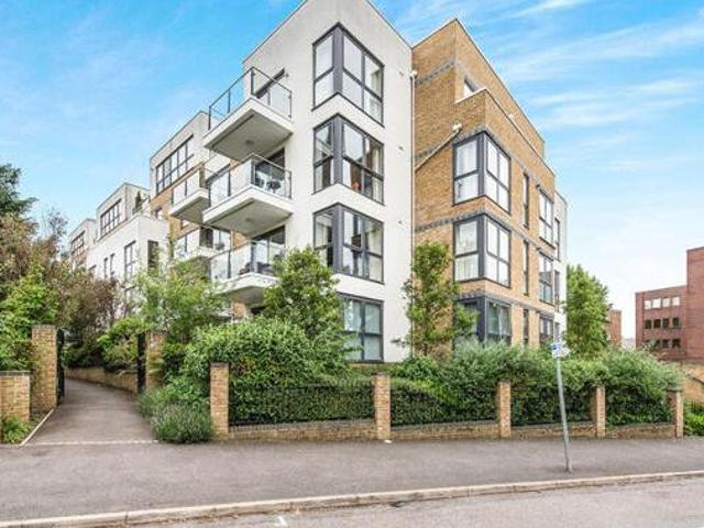 2 Bedroom Flat For Rent In Surbiton, Surrey
