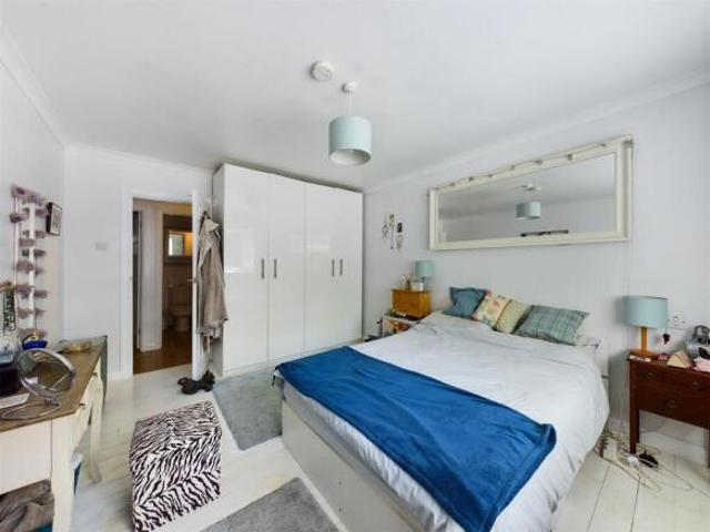 2 bedroom flat for rent in Surrenden Road, Brighton, BN1