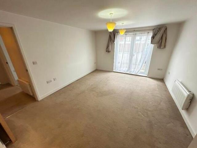 2 bedroom flat for rent in Susans Road, Eastbourne, BN21