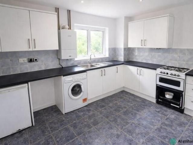 2 bedroom flat for rent in Sussex Road, Chester, CH2