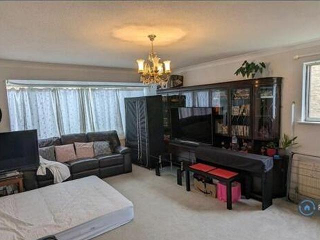 2 Bedroom Flat For Rent In Sutton