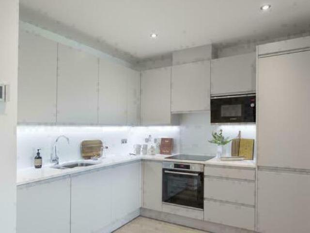 2 Bedroom Flat For Rent In Sutton, Surrey