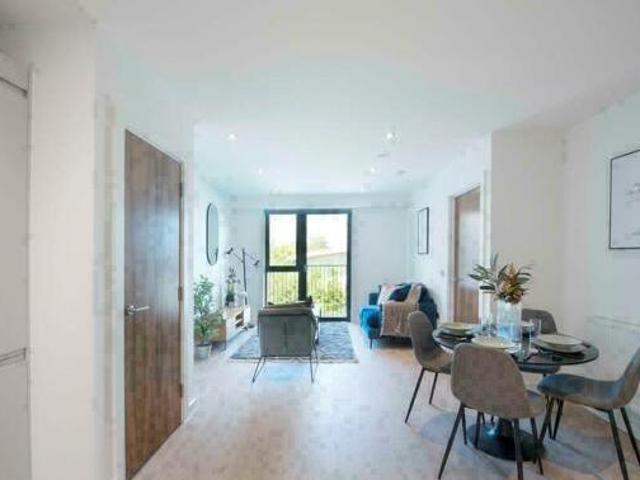 2 Bedroom Flat For Rent In Sutton, Surrey
