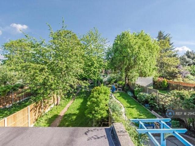 2 bedroom flat for rent in Sutton Road, London, N10