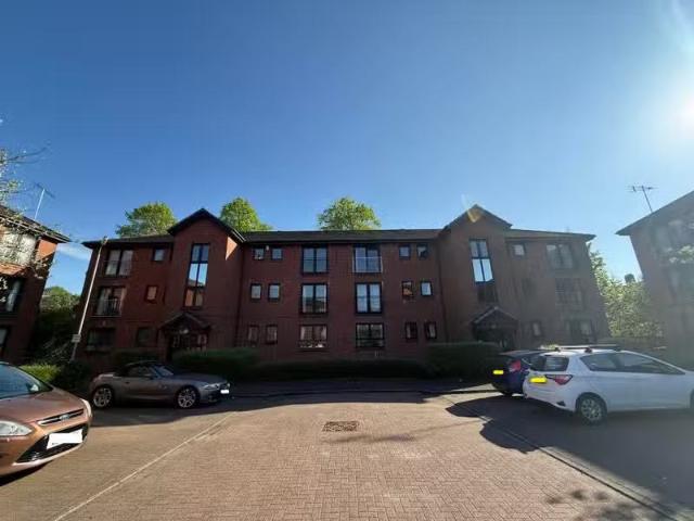 2 bedroom flat for rent in Sutcliffe Court, Anniesland, G13