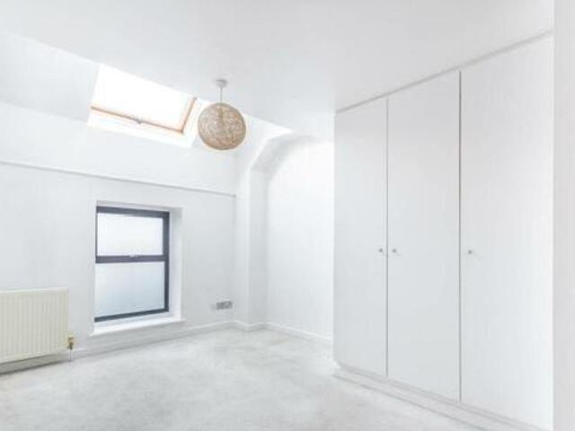 2 Bedroom Flat For Rent In Sydenham, London