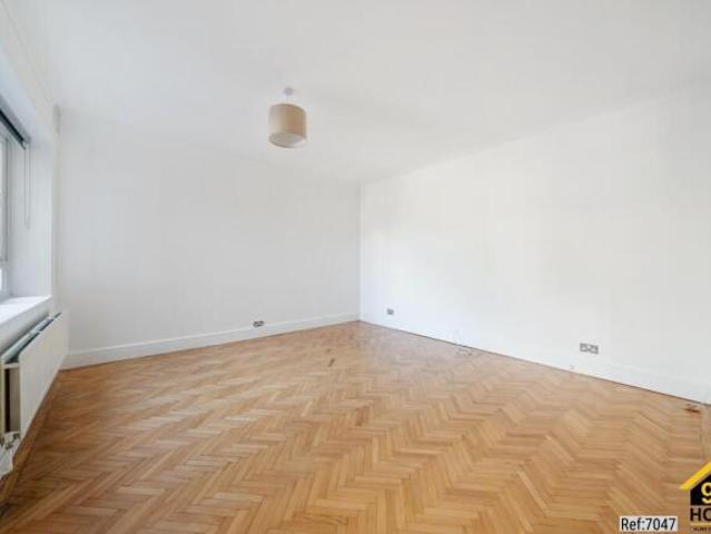 2 bedroom flat for rent in Sydenham Road, London, SE26