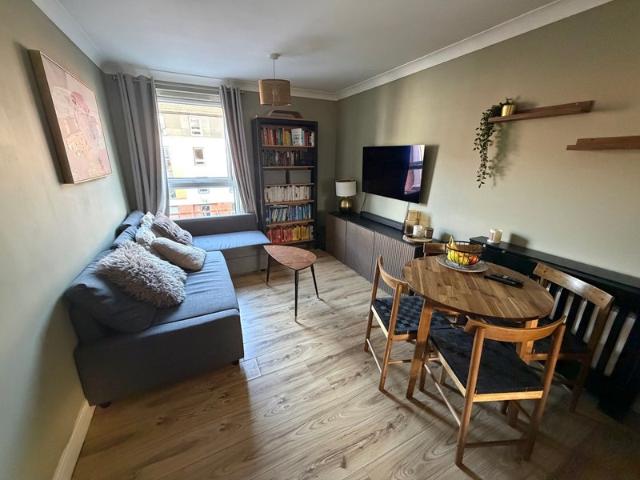 2 Bedroom Flat for Rental, EH4 4GS