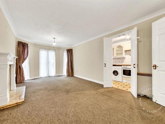 2 Bedroom Flat Ground Floor
