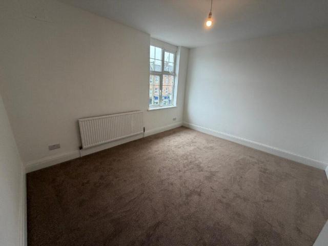 2 Bedroom Flat – Hampden Square. 2 bed flat to rent £1,750 pcm £404 pw