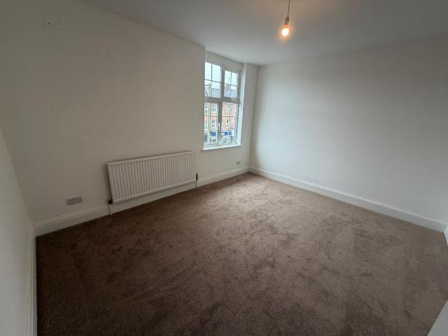 2 Bedroom Flat – Hampden Square, Southgate N14, 2 bed flat to rent, £1,750 pcm | PrimeLocation
