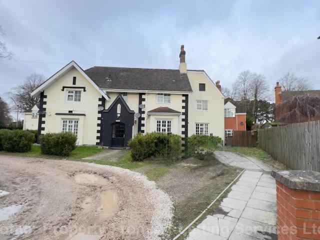 2 Bedroom Flat House to Rent