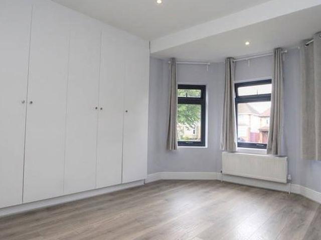 2 bedroom flat in Wembley