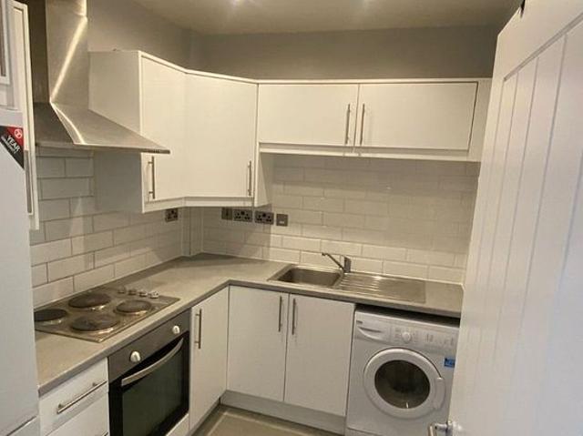 2 bedroom flat in Wembley